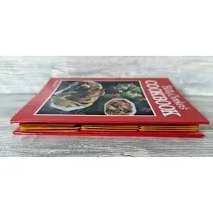 Kitchen | Vintage Betty Crockers Cookbook Recipe Golden 5 Ring Binder ...